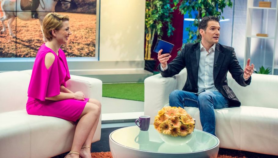 Talk about a TV show you like to watch IELTS Cue Card | Admissify